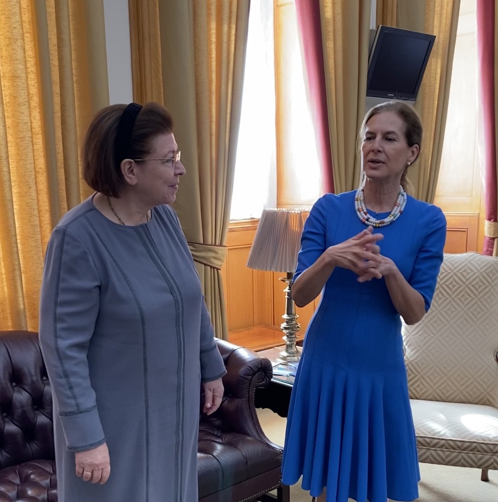 Strong presence of Greek culture in America with the contribution of ...