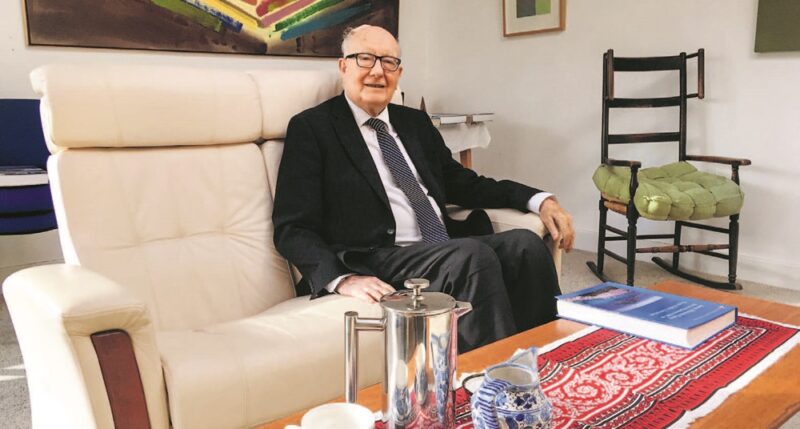 Archaeologist Colin Renfrew (1937-2024) passed away - Days of Art in Greece