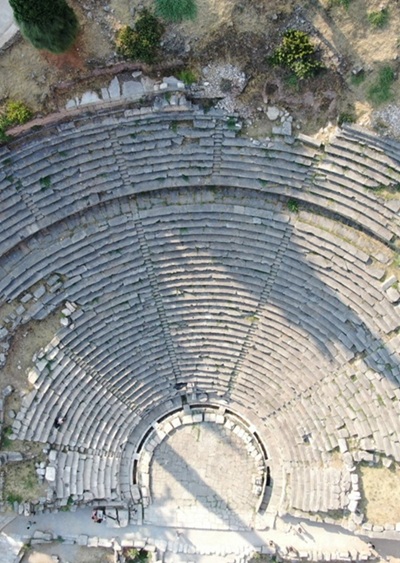 Restoration work on the ancient theatre of Delphi is progressing - Days ...