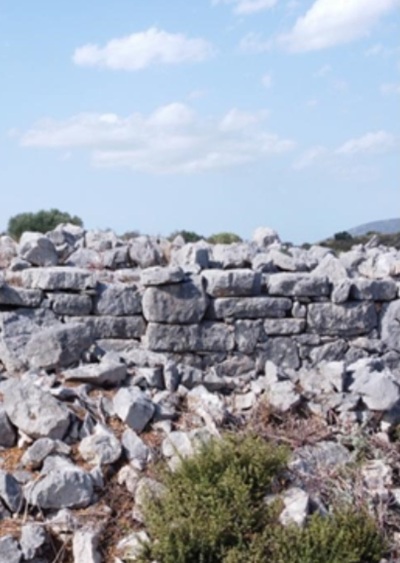 The South Gate of the Mycenaean acropolis at Gla and part of its ...